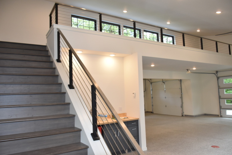 Modern Garage - PEA Builders